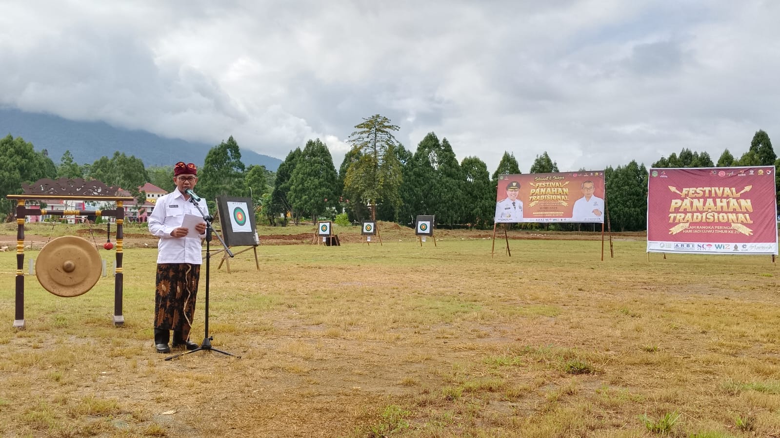Sekda Lutim Apresiasi Festival Panahan Tradisional se-Luwu Raya | Luwuraya.com